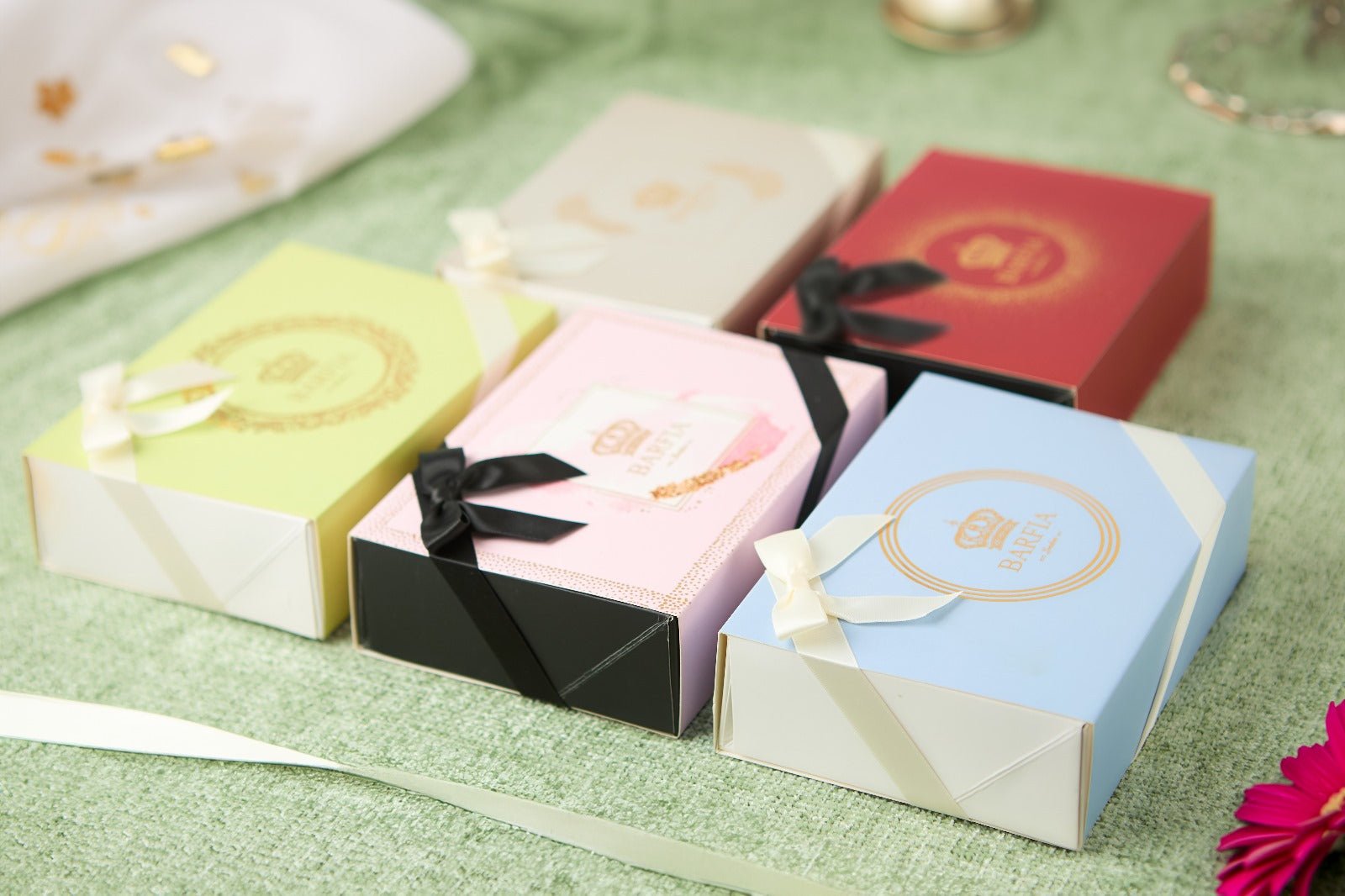 Luxury 8 Piece Barfi Gift Box with Ribbon (Ivory Match)